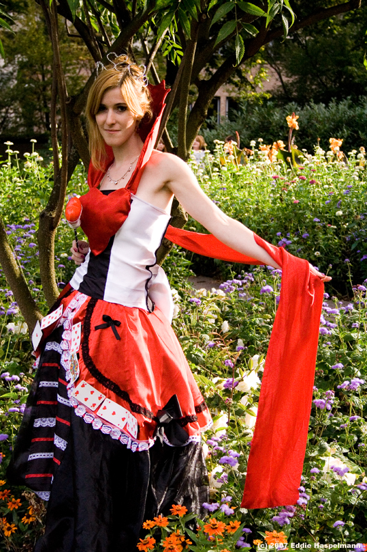 Queen Of Hearts - Cosplay by Moncor on DeviantArt
