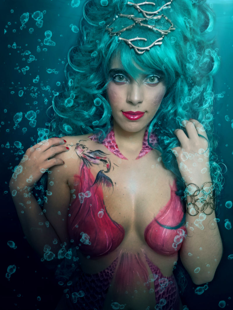 The Red Siren By Larxenne On Deviantart