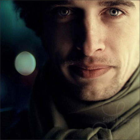 djoe and the moon by prismes on DeviantArt