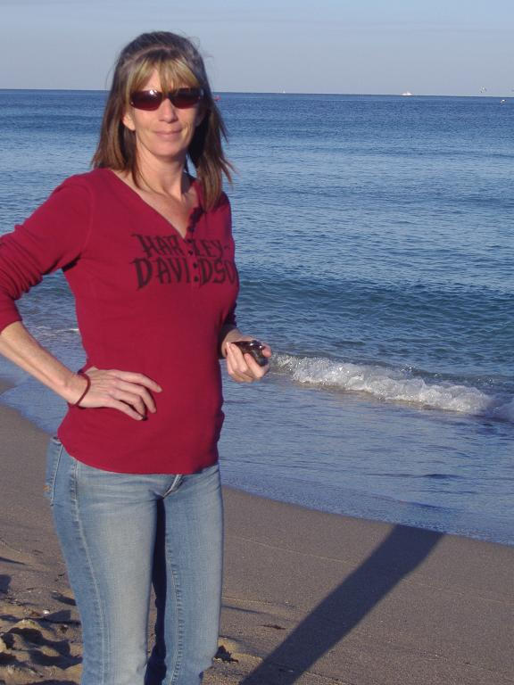 Mom At The Beach By Silk Pineapples On Deviantart