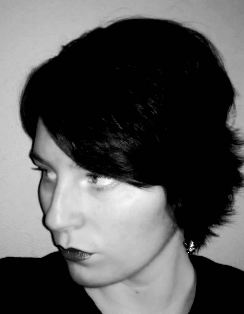 Scarletkiss Bw By Thesirenoftheseas On Deviantart