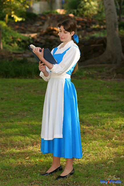 Belle reading by MandyNeko on DeviantArt