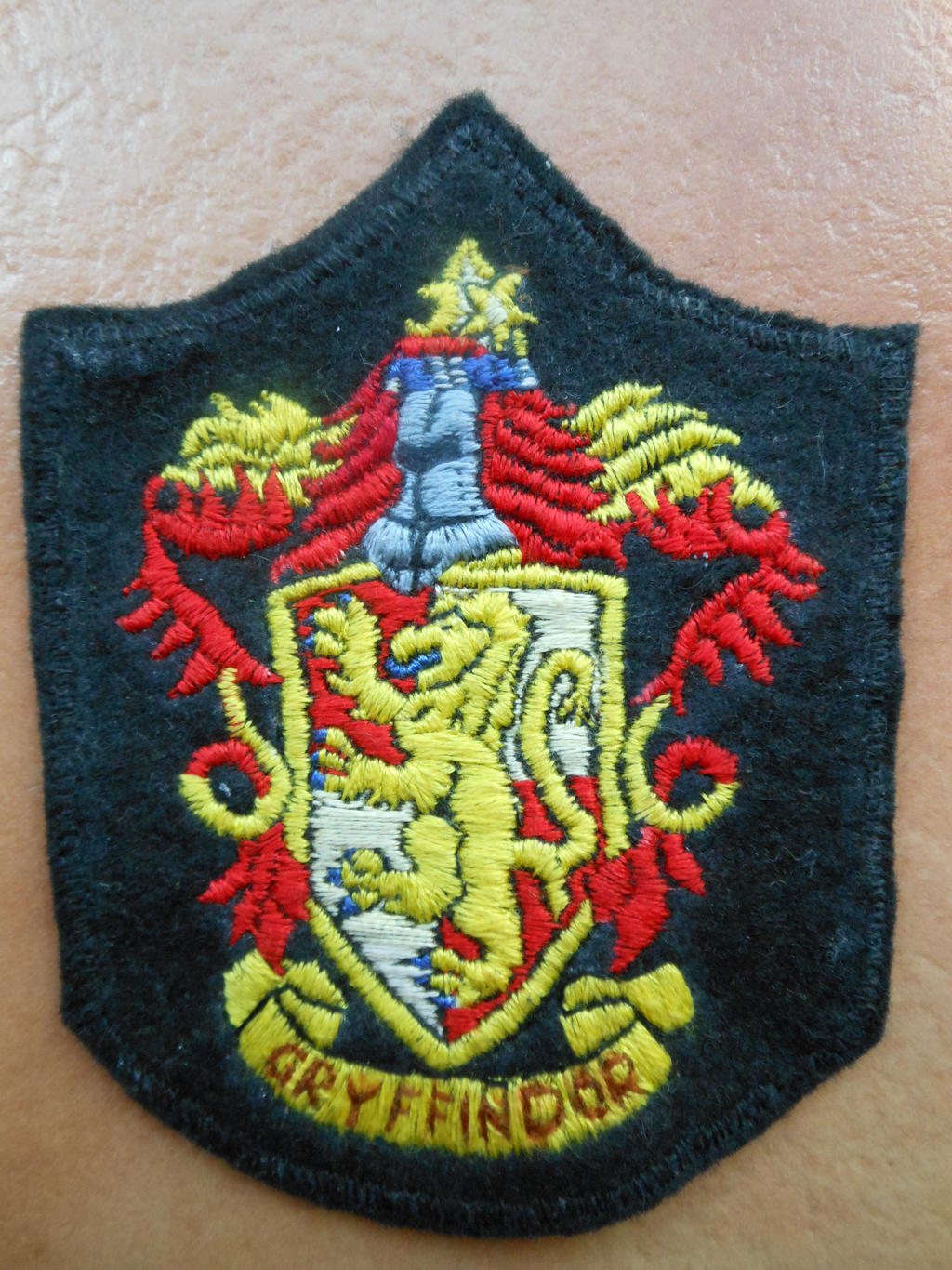 Gryffindor Crest by LittleFallingStar on DeviantArt Gryffindor Crest by LittleFallingStar on DeviantArt