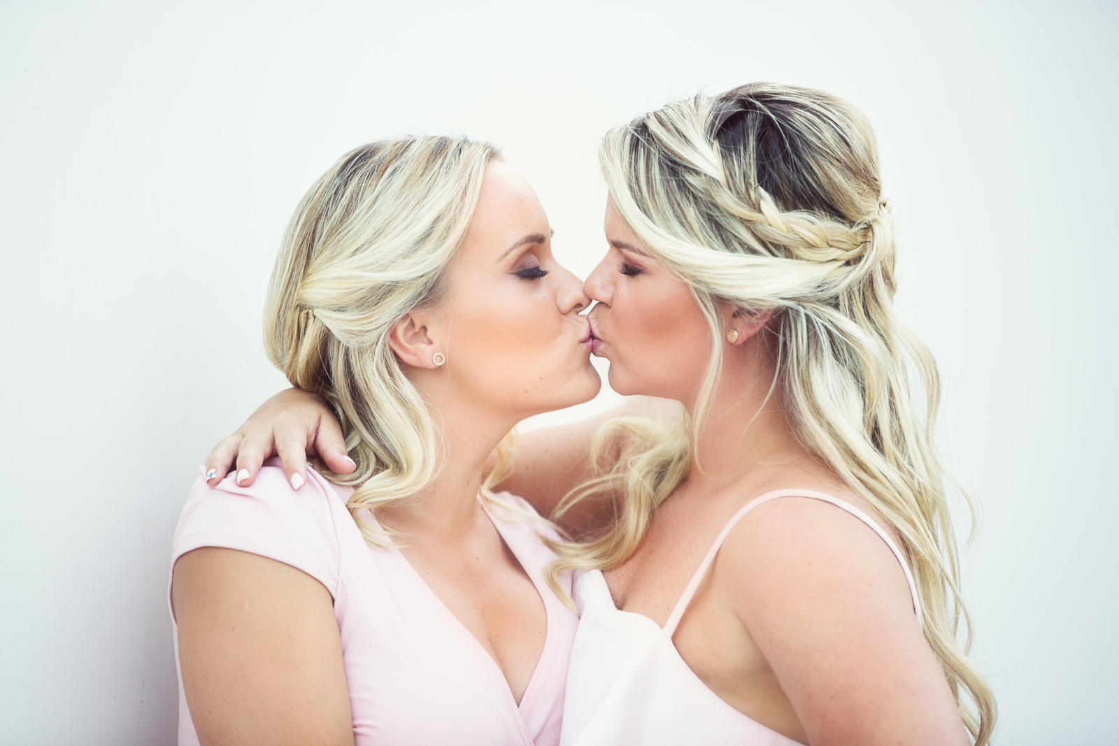 Lesbian Wedding By Robert80x On Deviantart