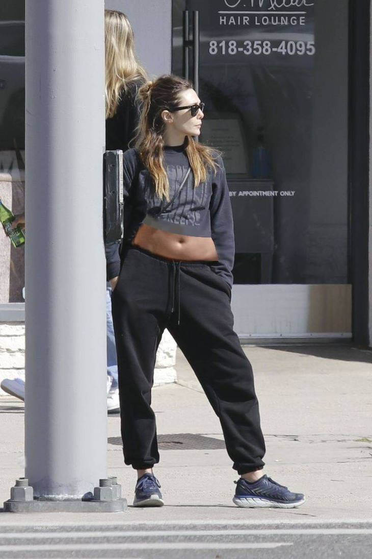 Elizabeth Olsen Crop Top Belly Button By Mommywanda838 On Deviantart