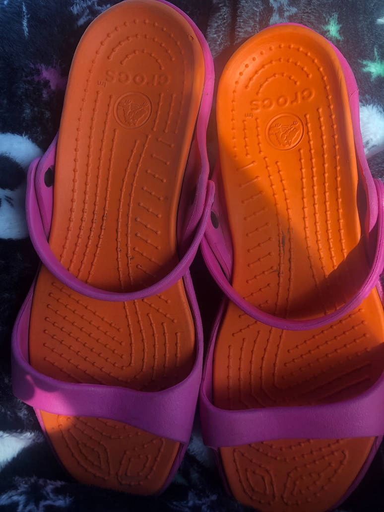 Scarlet Croc Sandals For Sale Read Description By Nekoweenpaws On Deviantart