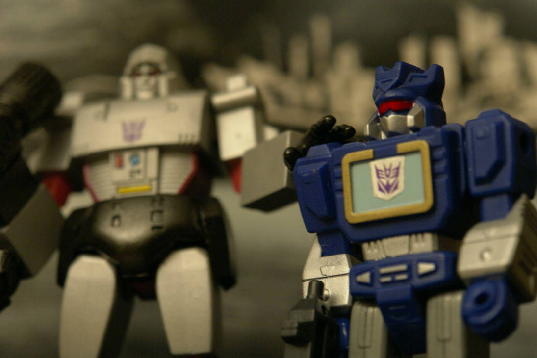 Soundwave and Megatron by my-toys on DeviantArt