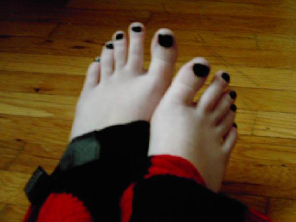 emo toes by farawen on DeviantArt