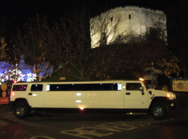 HUMMER AT NIGHT - 2 by carlos62 on DeviantArt