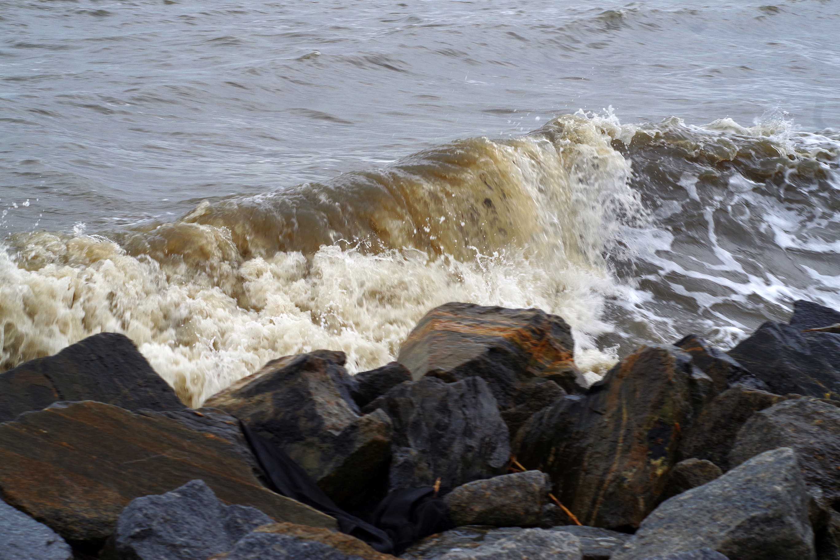 Wave cresting by hurricanescreamer on DeviantArt Wave cresting by hurricanescreamer on DeviantArt
