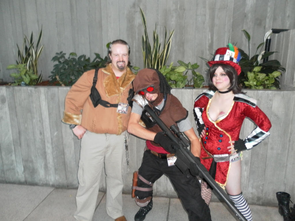 Sakura-con 2013 Marcus, Mordecai, and Mad Moxxi by 2bewd2 on DeviantArt Sakura-con 2013 Marcus, Mordecai, and Mad Moxxi by 2bewd2 on DeviantArt