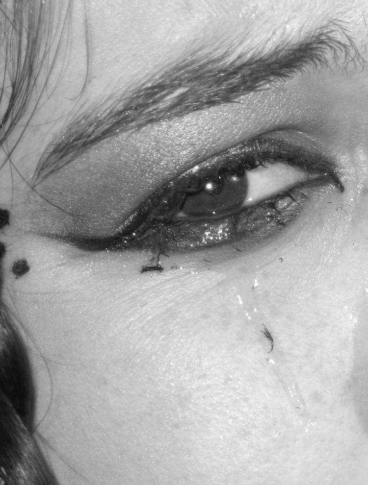 TeArS aRe FaLlInG by oleanderchardonai on DeviantArt
