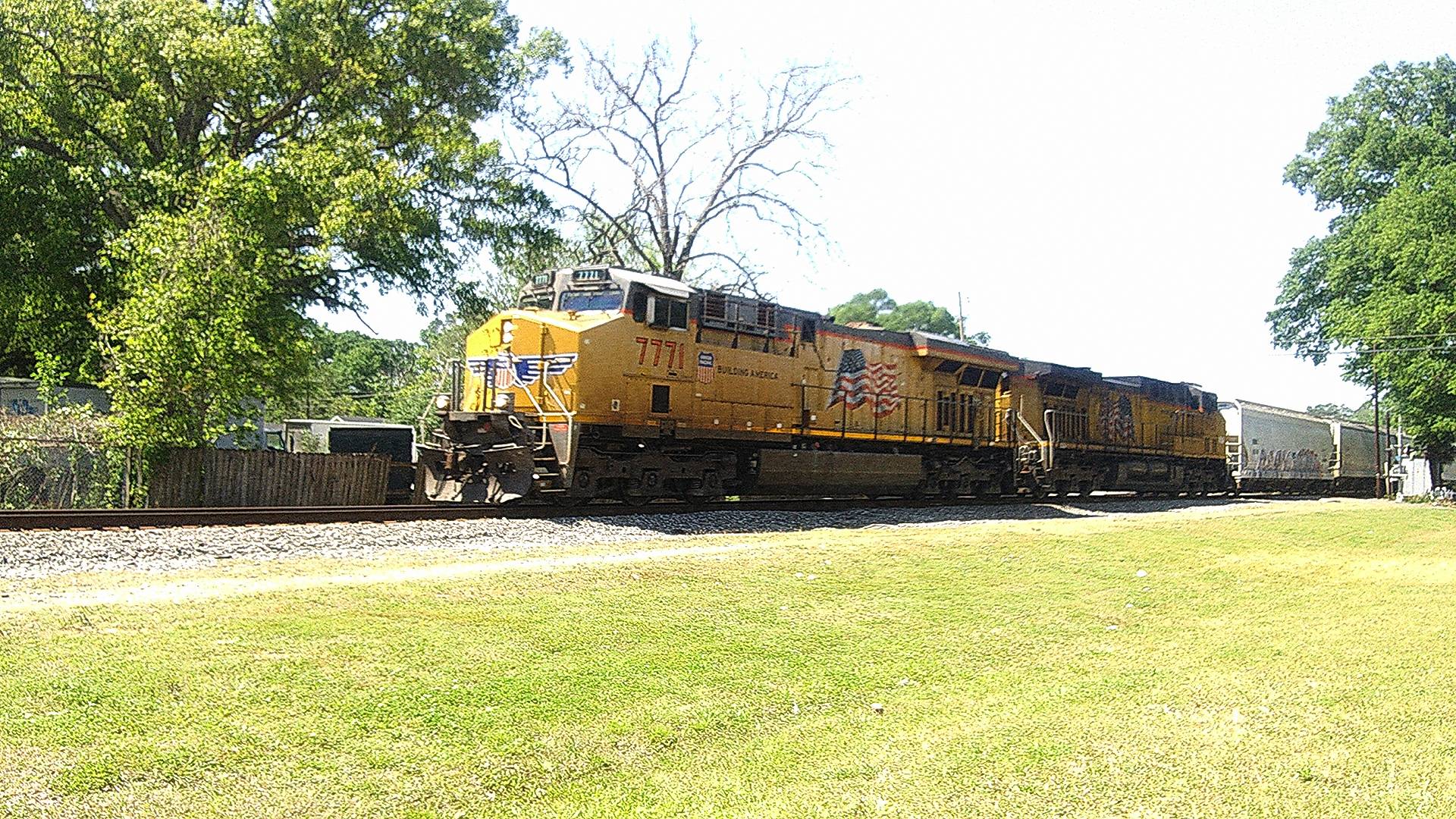 UP GEVO and Ex-CNW C44AC hauling EB Manifest by HighIronGraphics on ... UP GEVO and Ex-CNW C44AC hauling EB Manifest by HighIronGraphics on ...