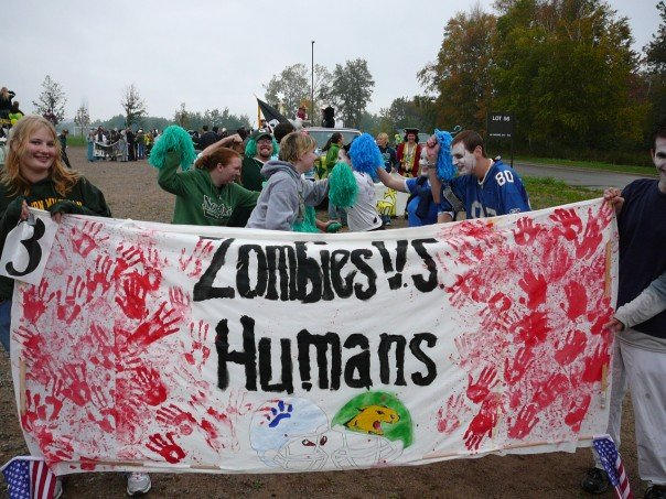 ZOMBIES VS HUMANS by deathlover2006 on DeviantArt