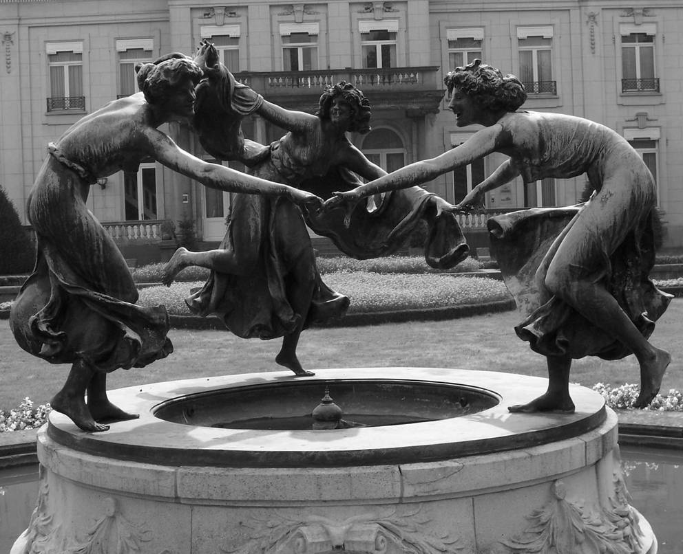 Girls statue by 4mason on DeviantArt