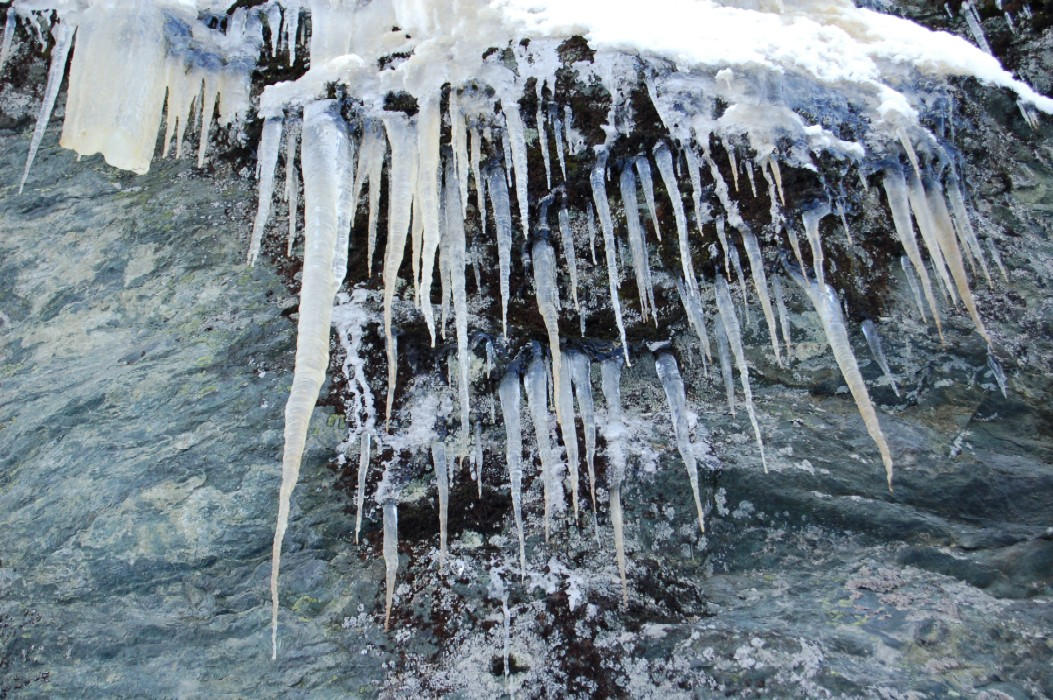 Ice spikes by mehlum on DeviantArt