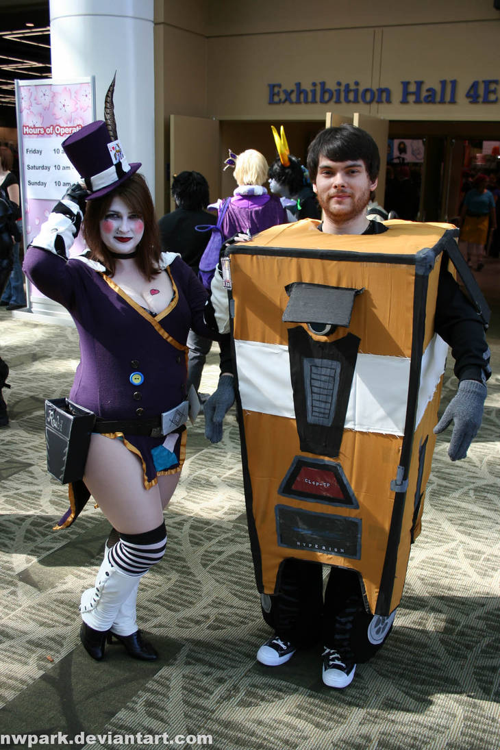 Sakura-con 2013 Mad Moxxi and Claptrap by nwpark on DeviantArt Sakura-con 2013 Mad Moxxi and Claptrap by nwpark on DeviantArt