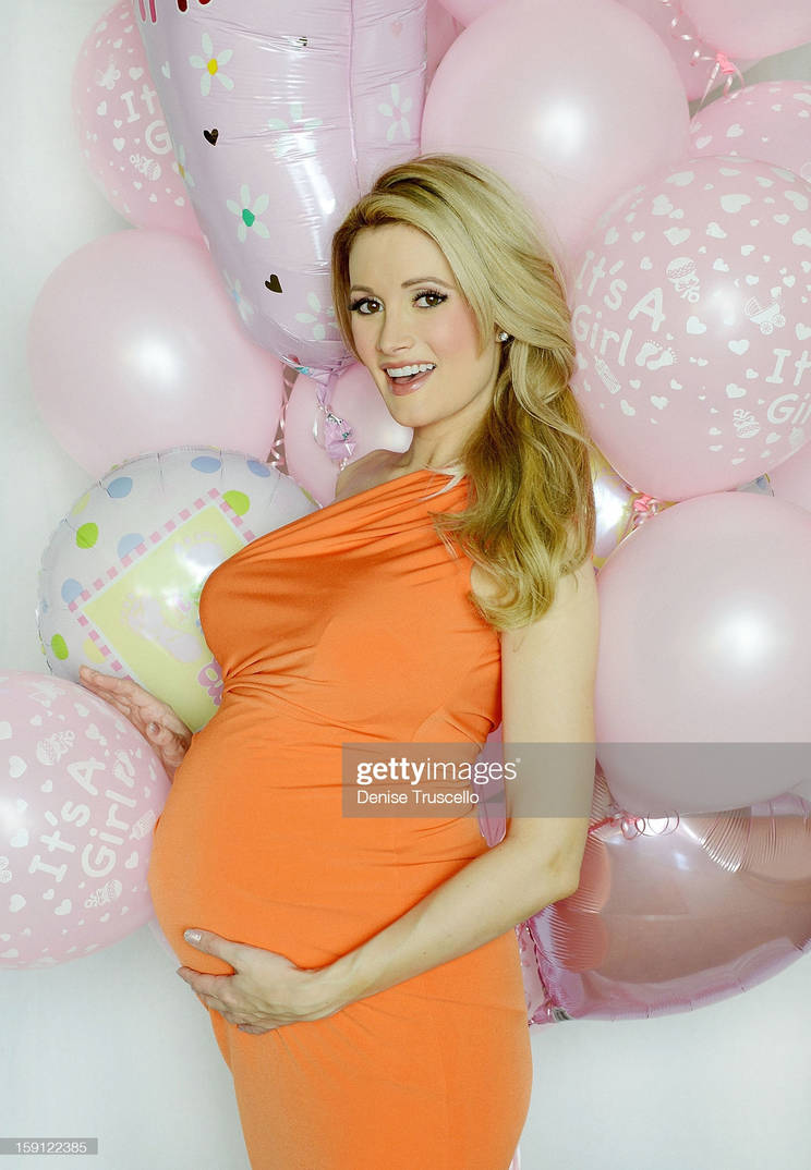 Heavily Pregnant Holly Madison 51 By Jerry999999 On Deviantart