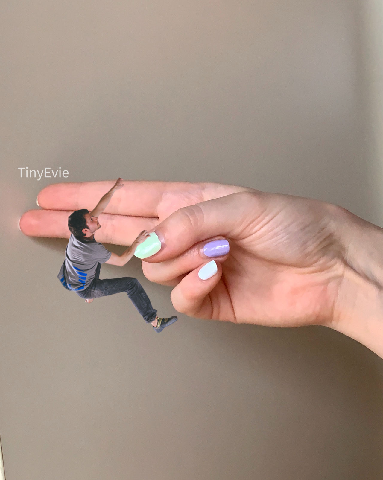 Giantess Hand Edit 01 By Tinyevie On Deviantart