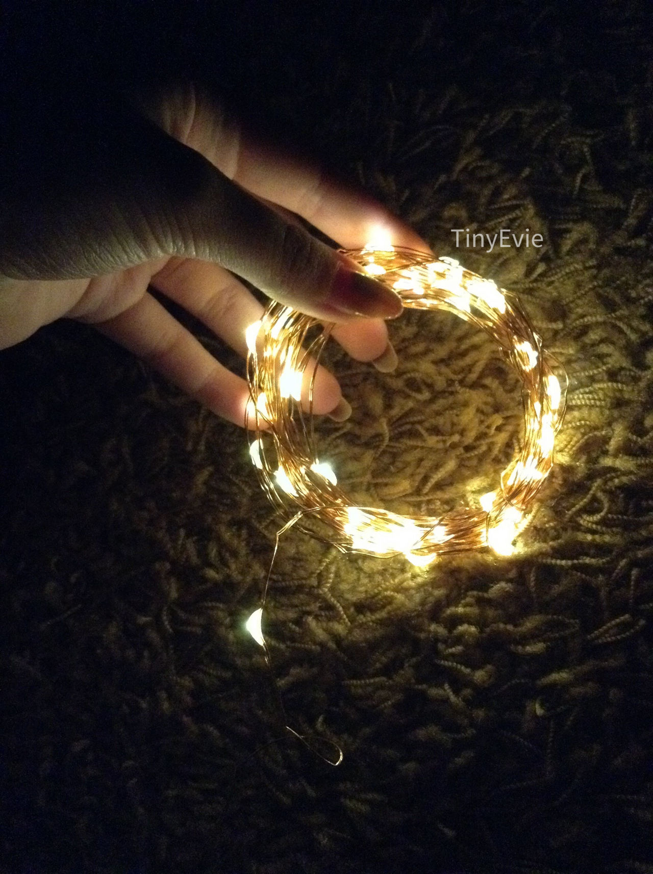 Female Hand Playing With Light 01 By Tinyevie On Deviantart