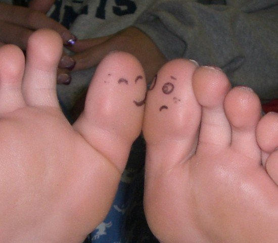 Toes in love by conversesrok16 on DeviantArt