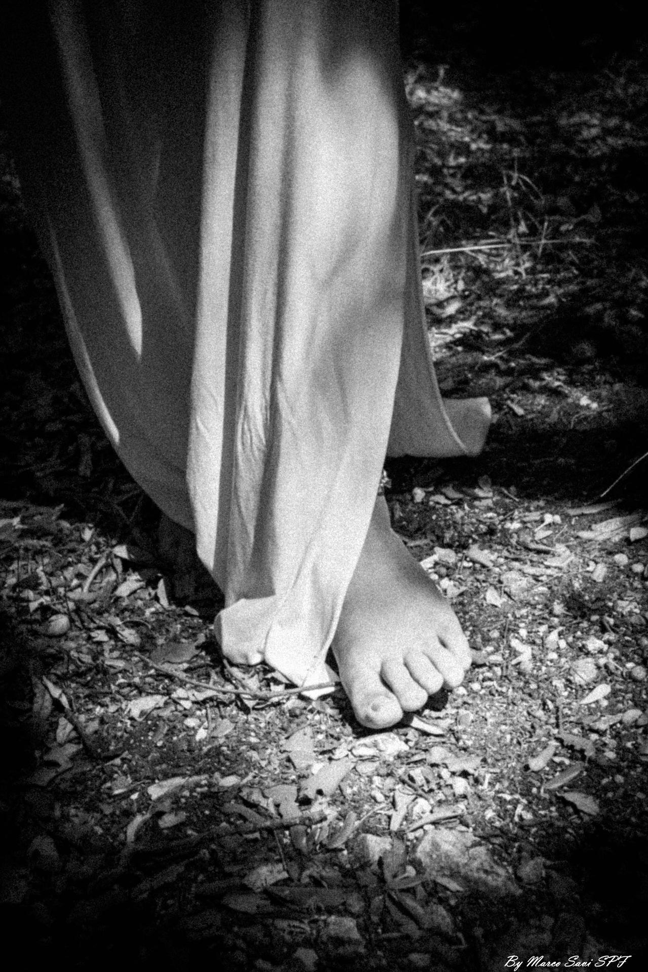 Al Day On Her Bare Feet By Marcospf On Deviantart