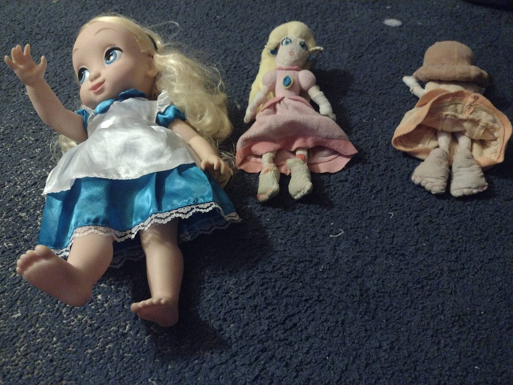 Peach Aliceand Daisy Outfeeted Colded By Mizit On Deviantart