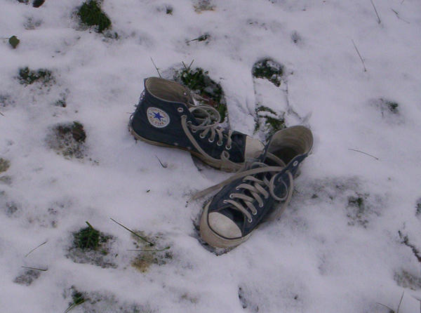 More Converse in snow by Roxasxkey on DeviantArt