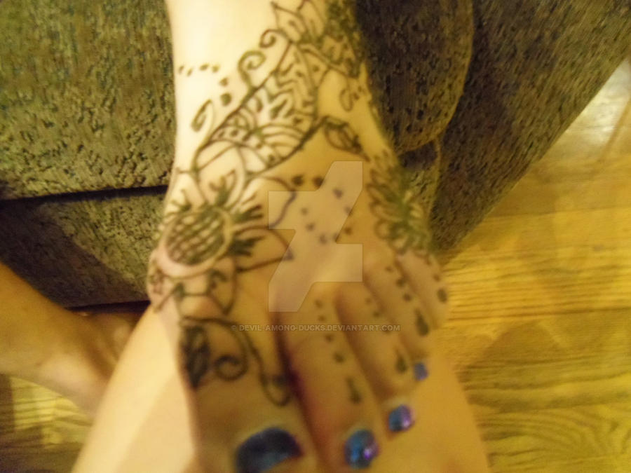 Henna Feet Detail By Devil Among Ducks On Deviantart