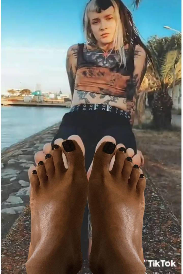 Sexy Emo Girl Feet Edited 2 By Pikachufan64 On Deviantart