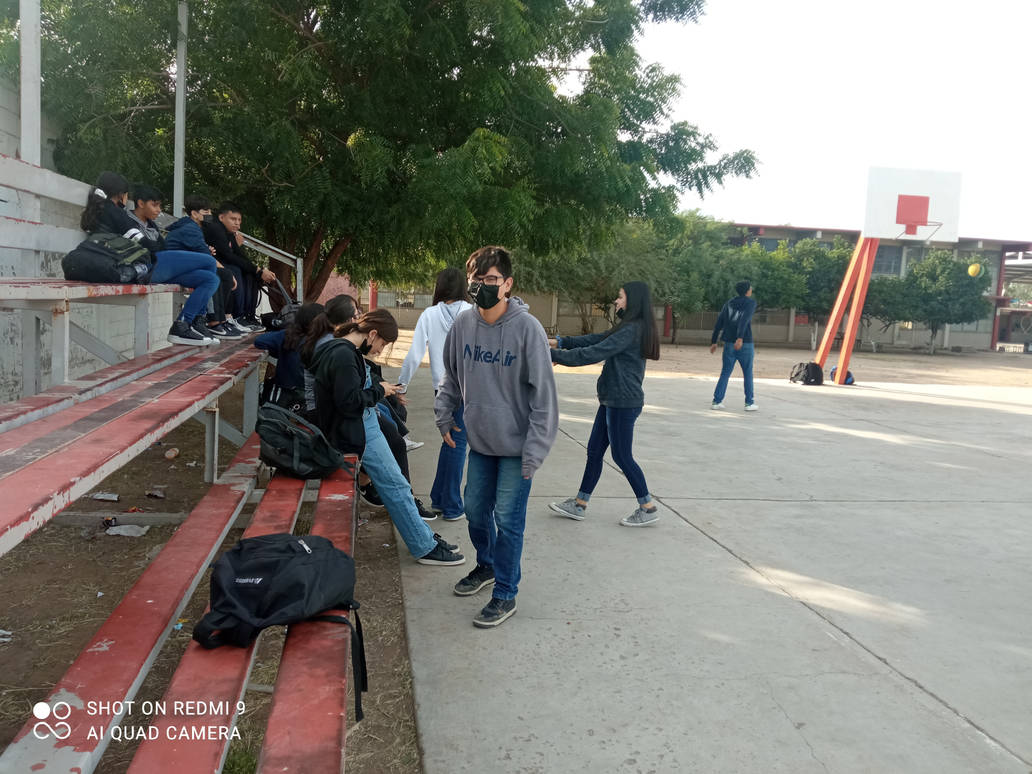 Aqui Con Los Pendejos De Mi Escuela By Francohwhdja On Deviantart