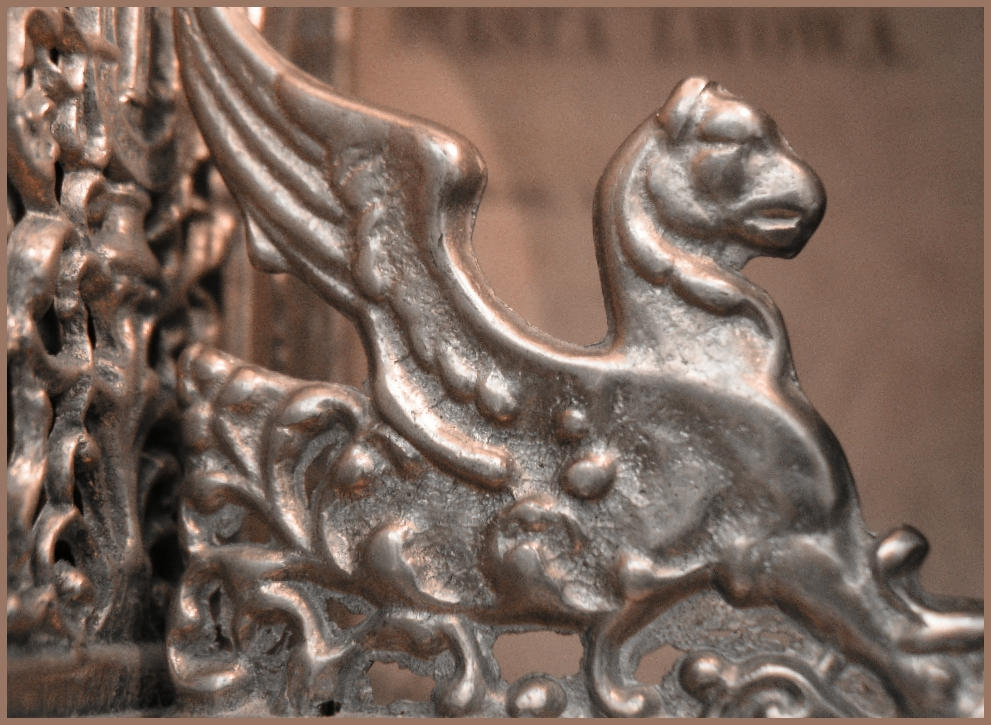 gold griffin by falka0 on DeviantArt