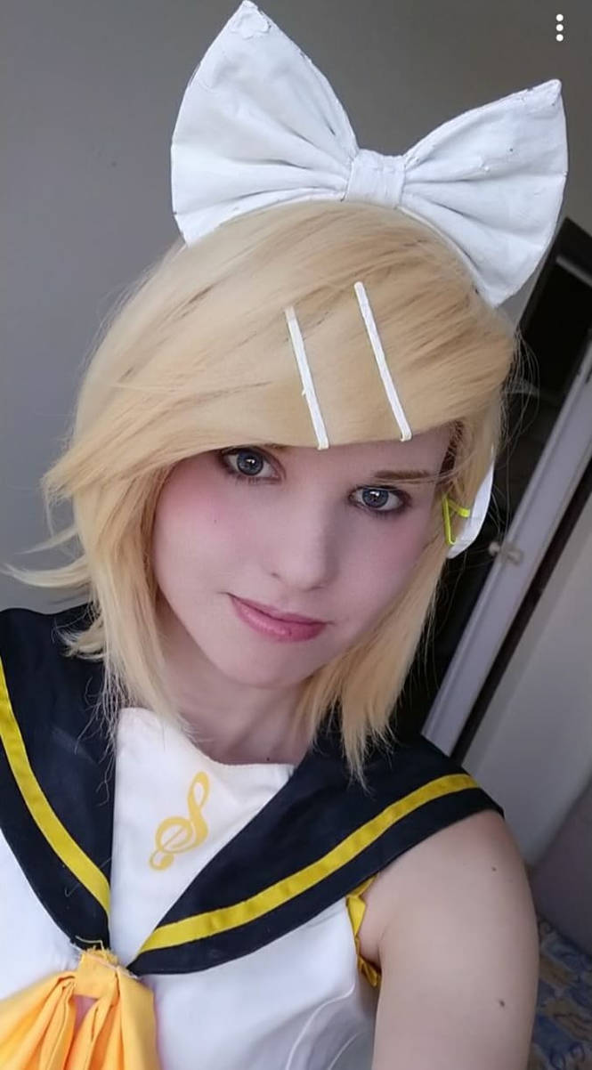Kagamine Rin Cosplay By Rinkagaminecz On Deviantart