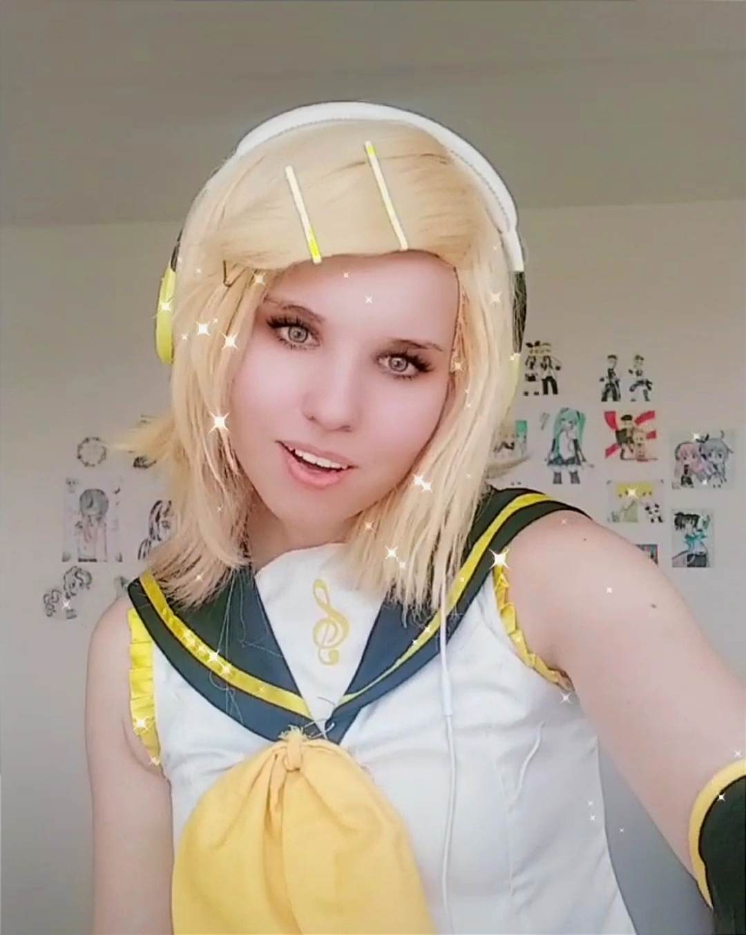 Kagamine Rin Cosplay By Rinkagaminecz On Deviantart