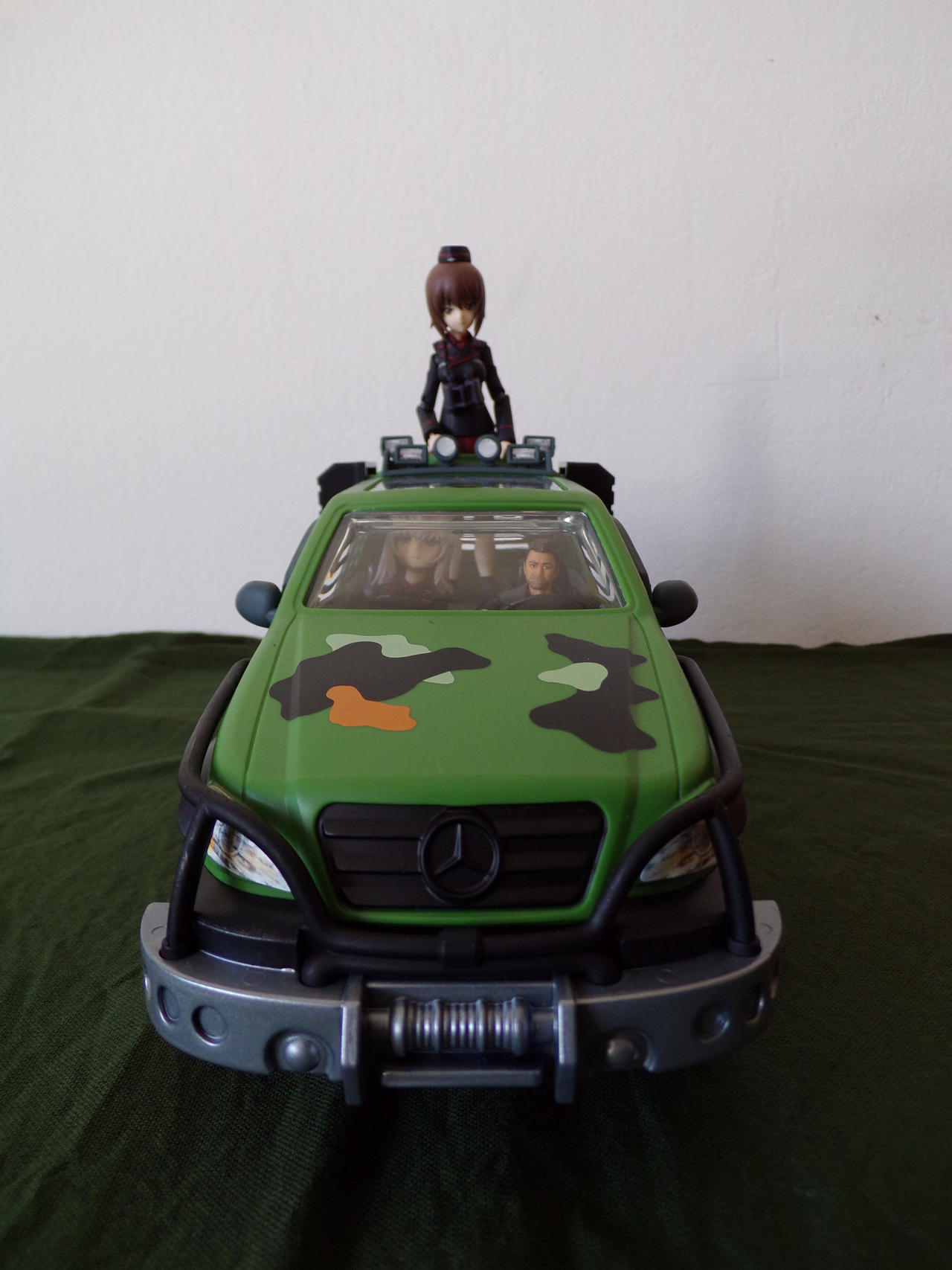 Test Drive In A Jurassic Park Mercedes 2 By M81woodland On Deviantart