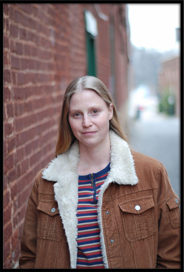 Amanda in the Alley by tylerrobinson on DeviantArt