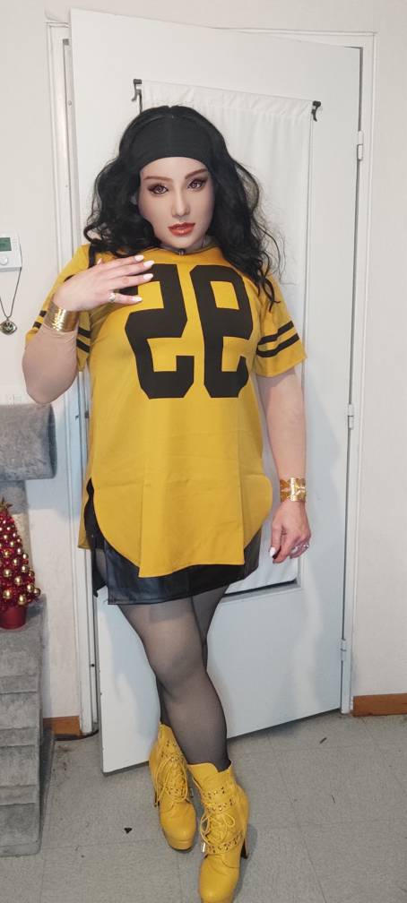 Yellow Jacket 2 By Bodygirl85 Isabella On Deviantart