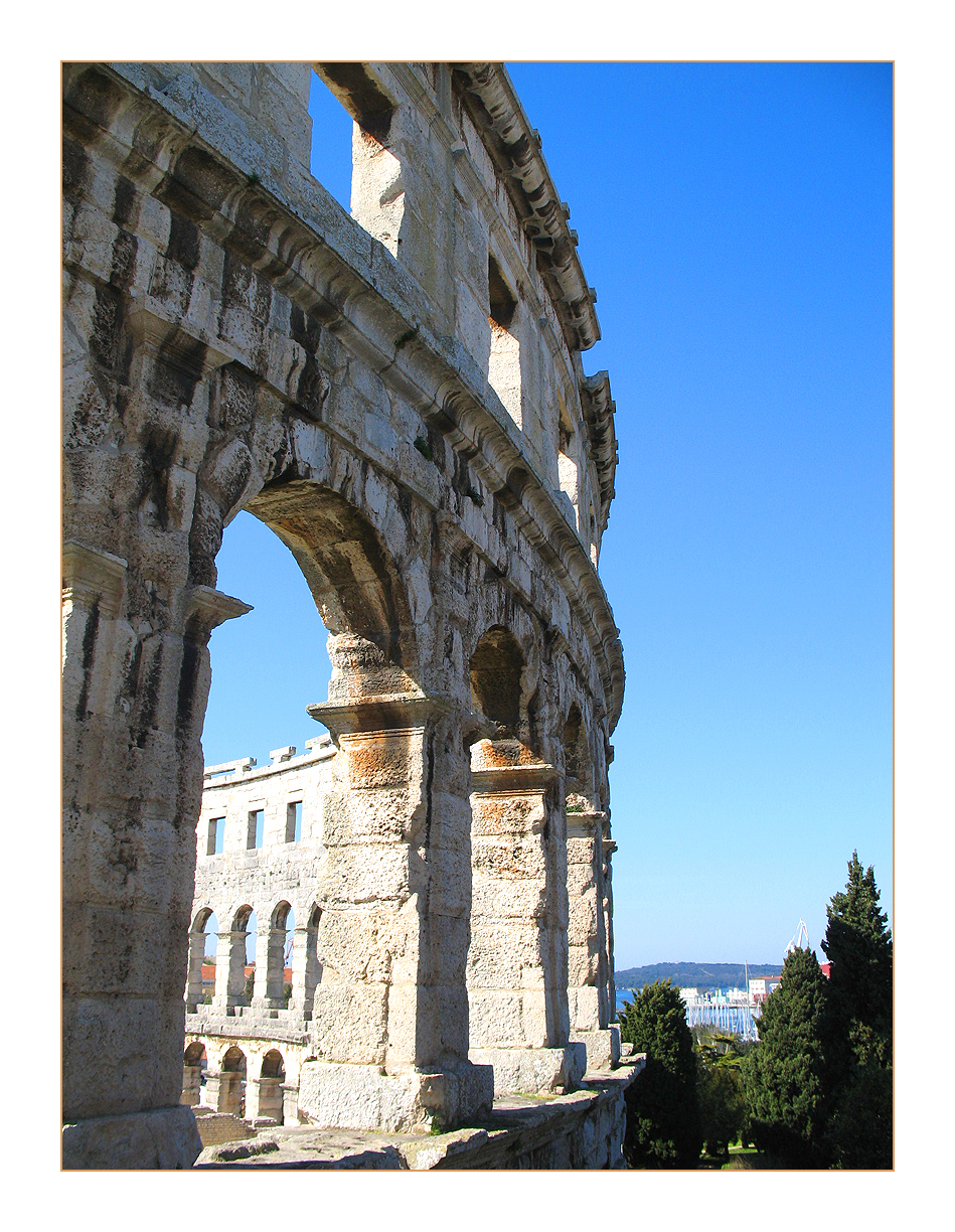Pula Amphitheatre by clelba on DeviantArt