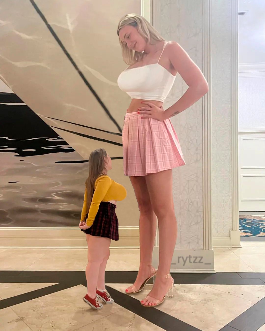Minigiantess From Twitter By 7feetlonglegslover On Deviantart