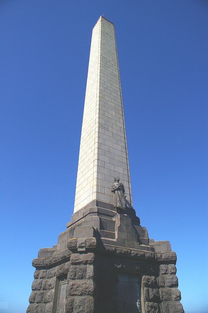 ONE TREE HILL MONUMENT. by david747 on DeviantArt