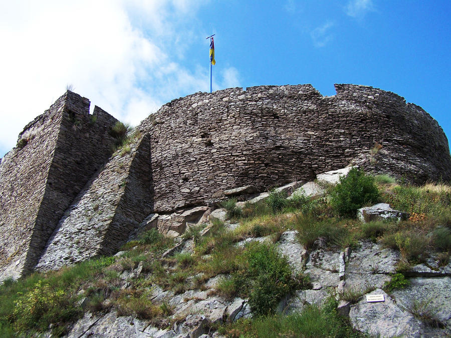 The ruins of Deva castle by balex25 on DeviantArt