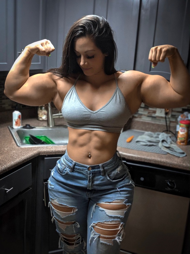 Hour Glass Figure With Muscles By Capicerdo On Deviantart