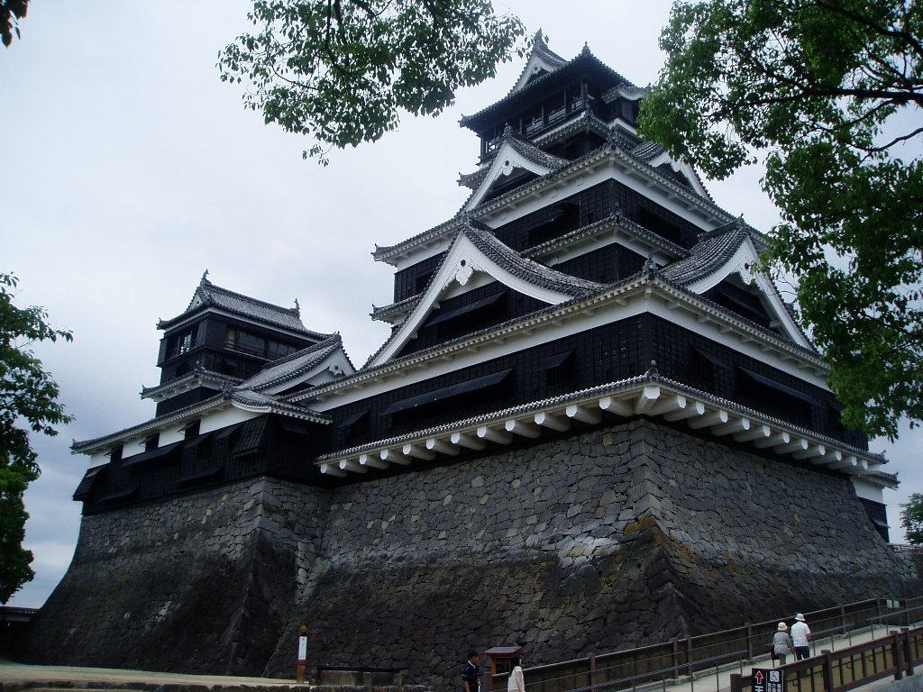 Kumamoto Castle by LuniKitKat on DeviantArt