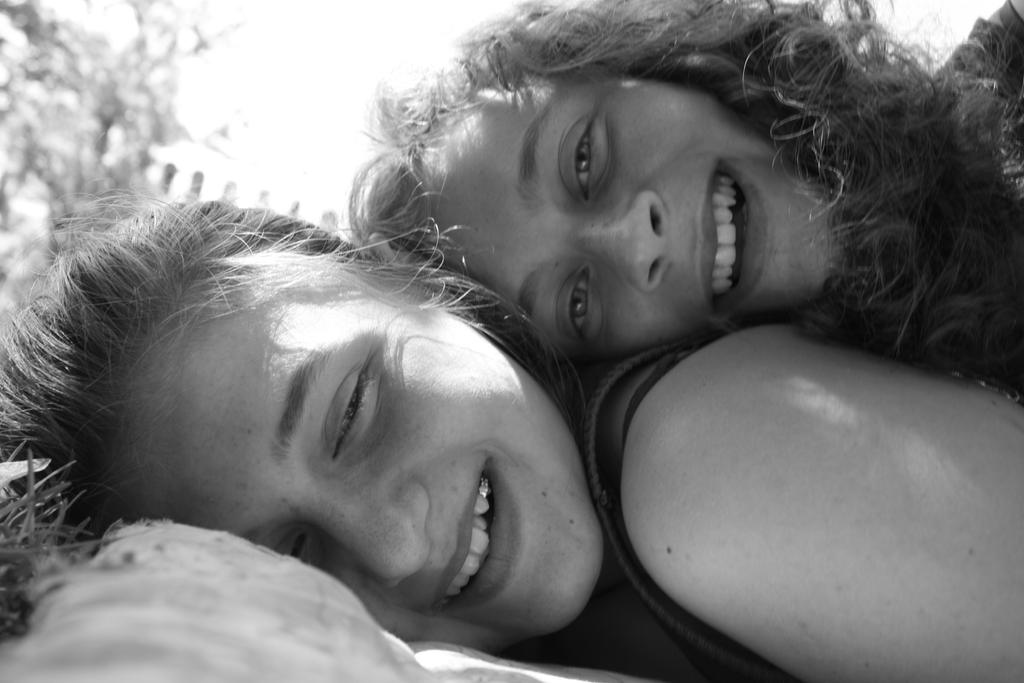 Two Smiling Girls By Elozelo On Deviantart