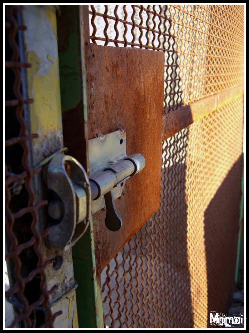 Rusted gate by miniwam on DeviantArt