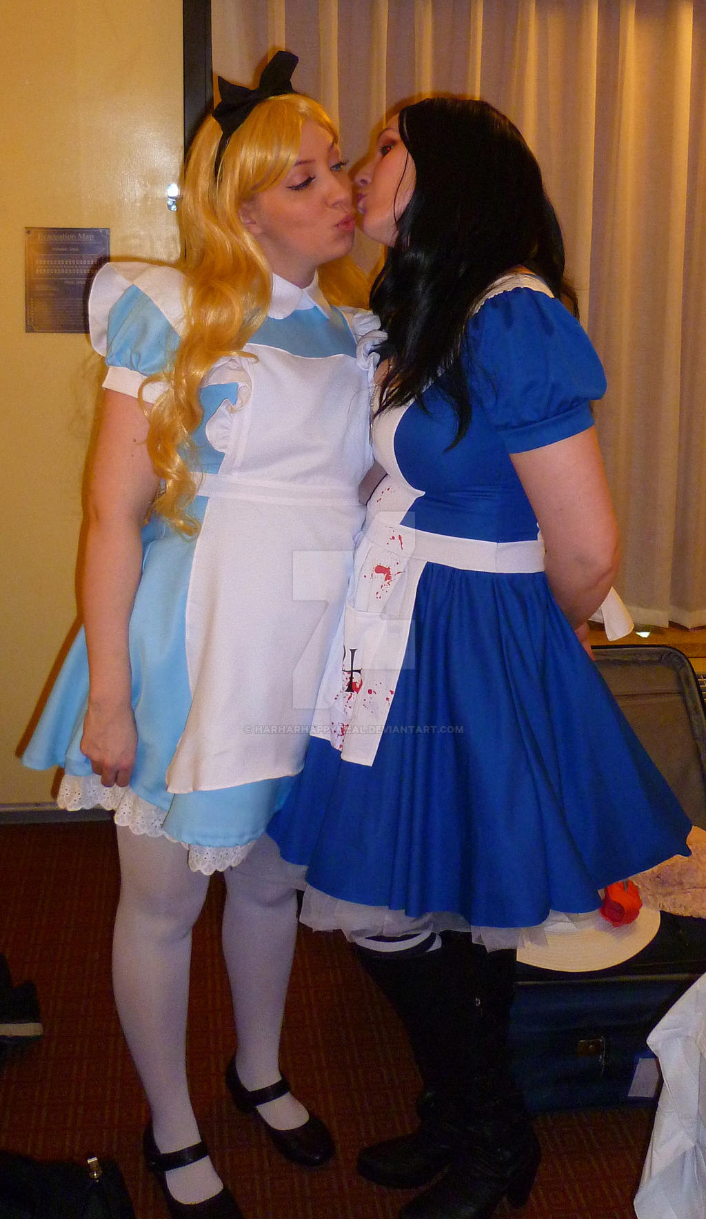Alice Vs Alice By Harharhappymeal On Deviantart