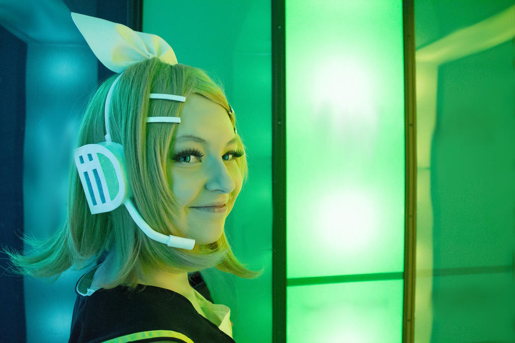 Kagamine Rin Cosplay By Teddybear540 On Deviantart