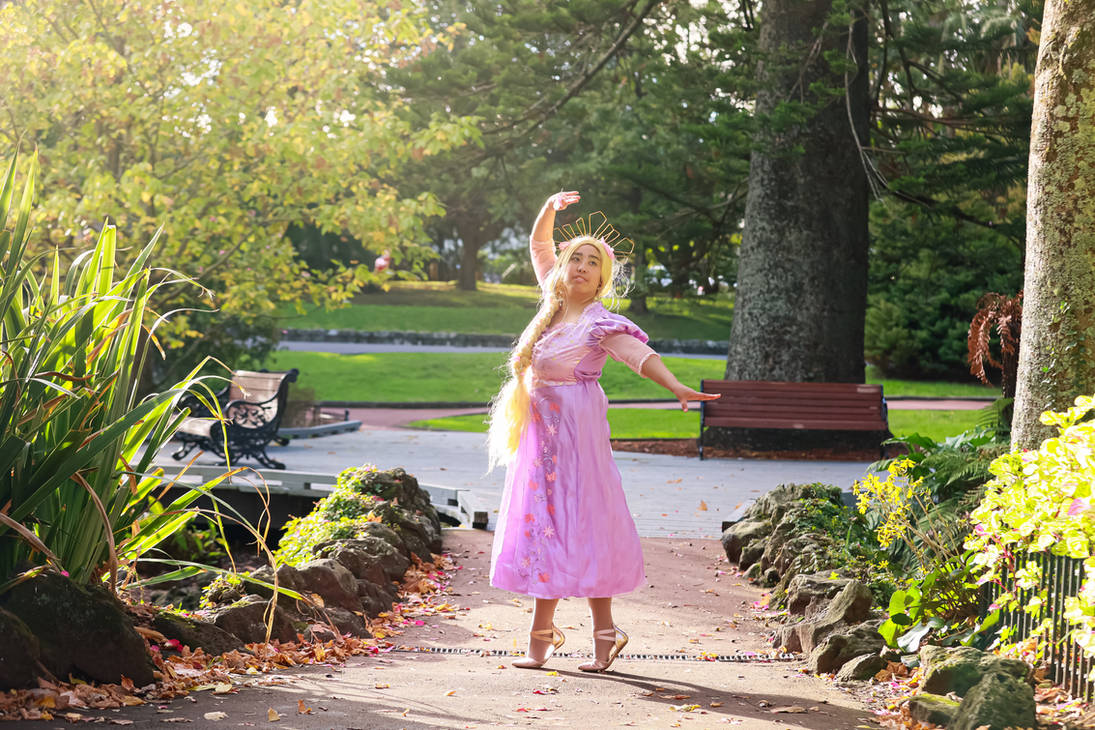 Princess Rapunzel cosplay: DPS shoot 2 by pohutukosplay on DeviantArt Princess Rapunzel cosplay: DPS shoot 2 by pohutukosplay on DeviantArt