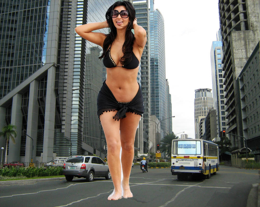Giantess Kim Kardashian 2 by jjuenger on DeviantArt Giantess Kim Kardashian 2 by jjuenger on DeviantArt