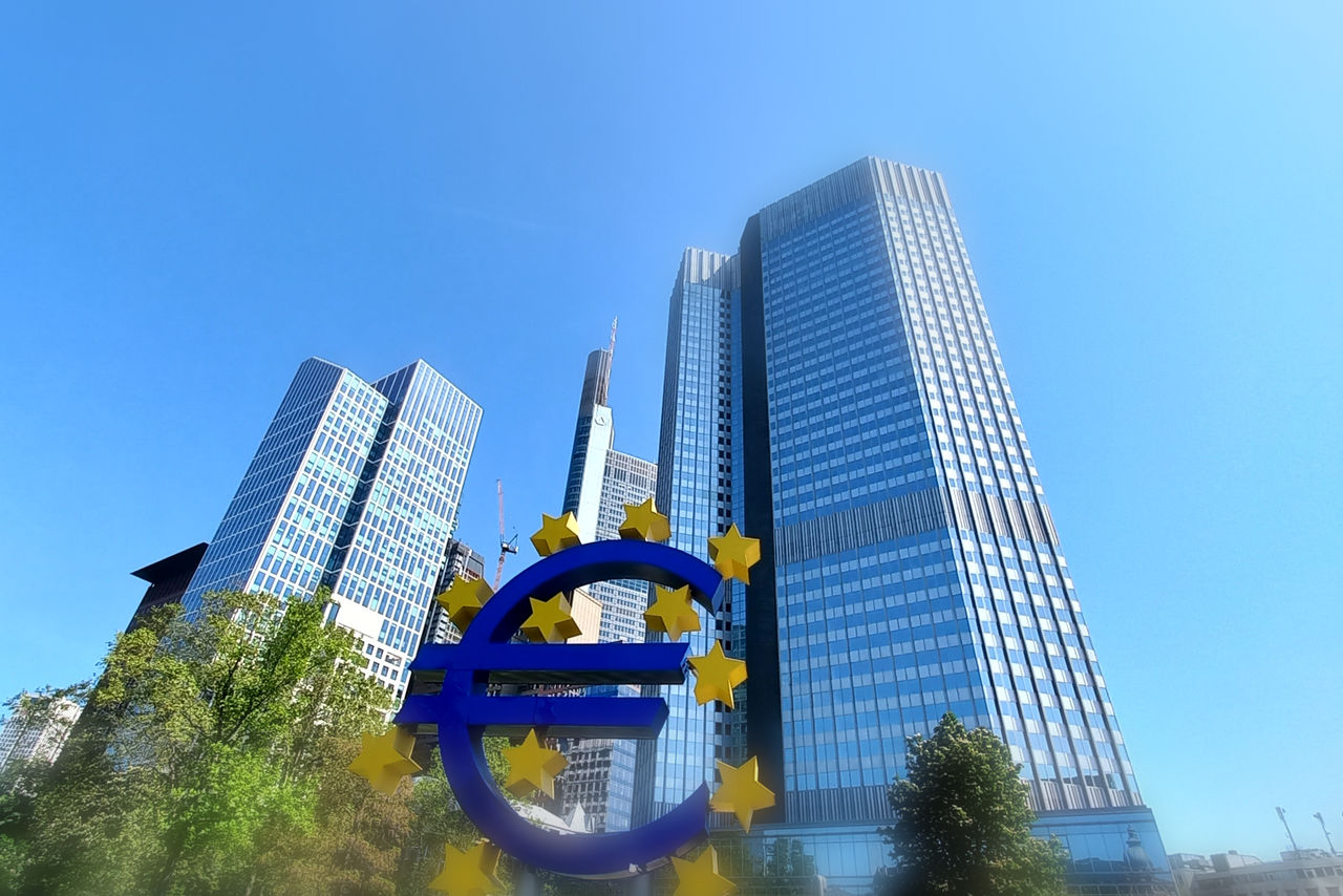 Frankfurt '23 - 7 by DavidLaPiovra on DeviantArt Frankfurt '23 - 7 by DavidLaPiovra on DeviantArt